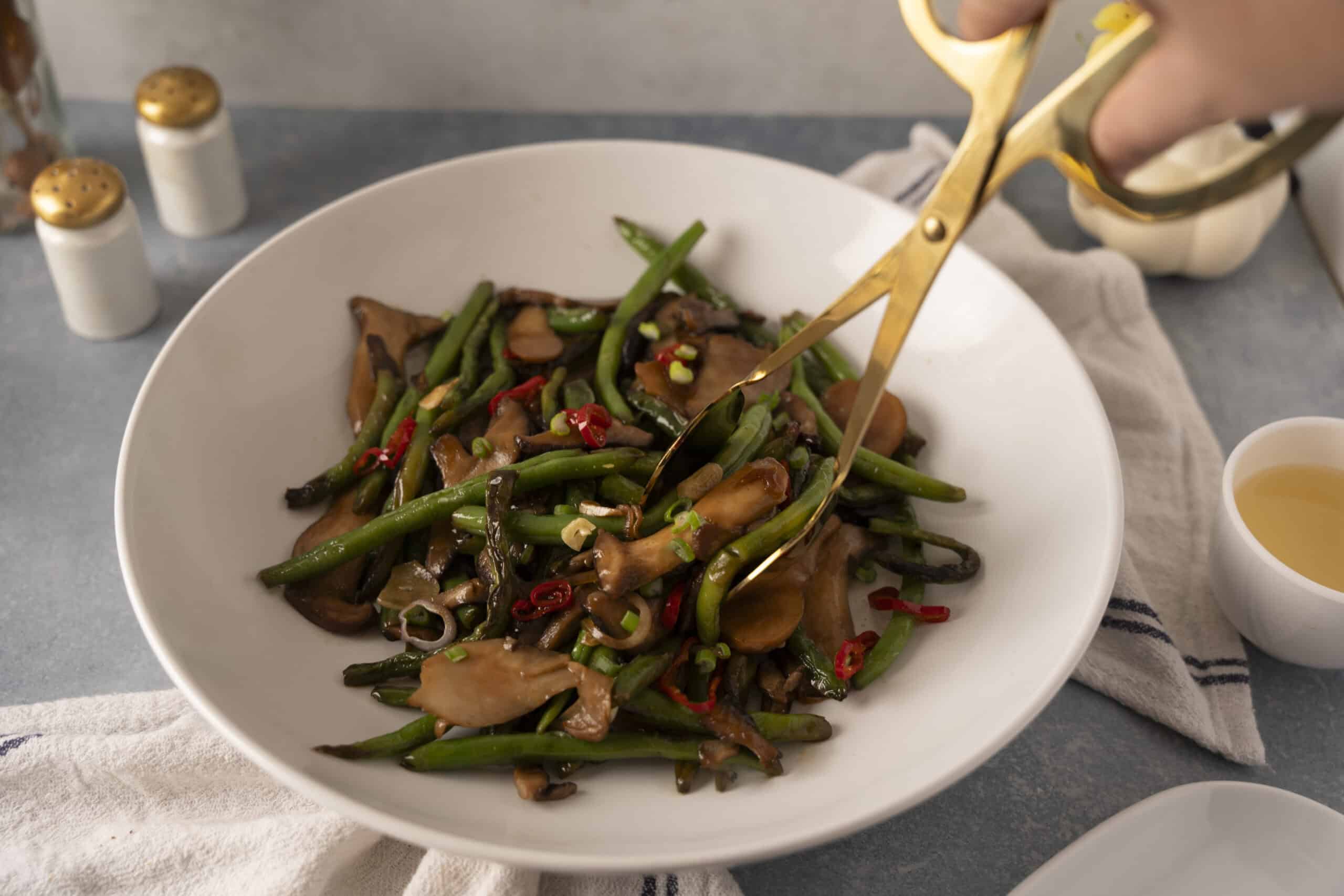 Asian-Inspired Green Beans - Hey Recipe