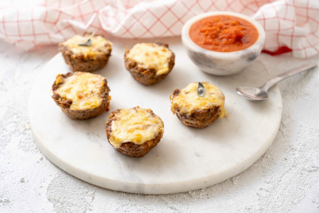 Cheesy Meatloaf Cups - Hey Recipe