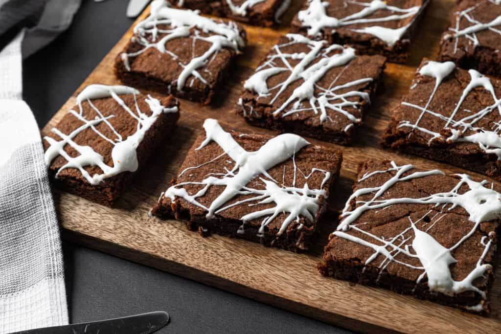 Cobweb Brownies - Hey Recipe