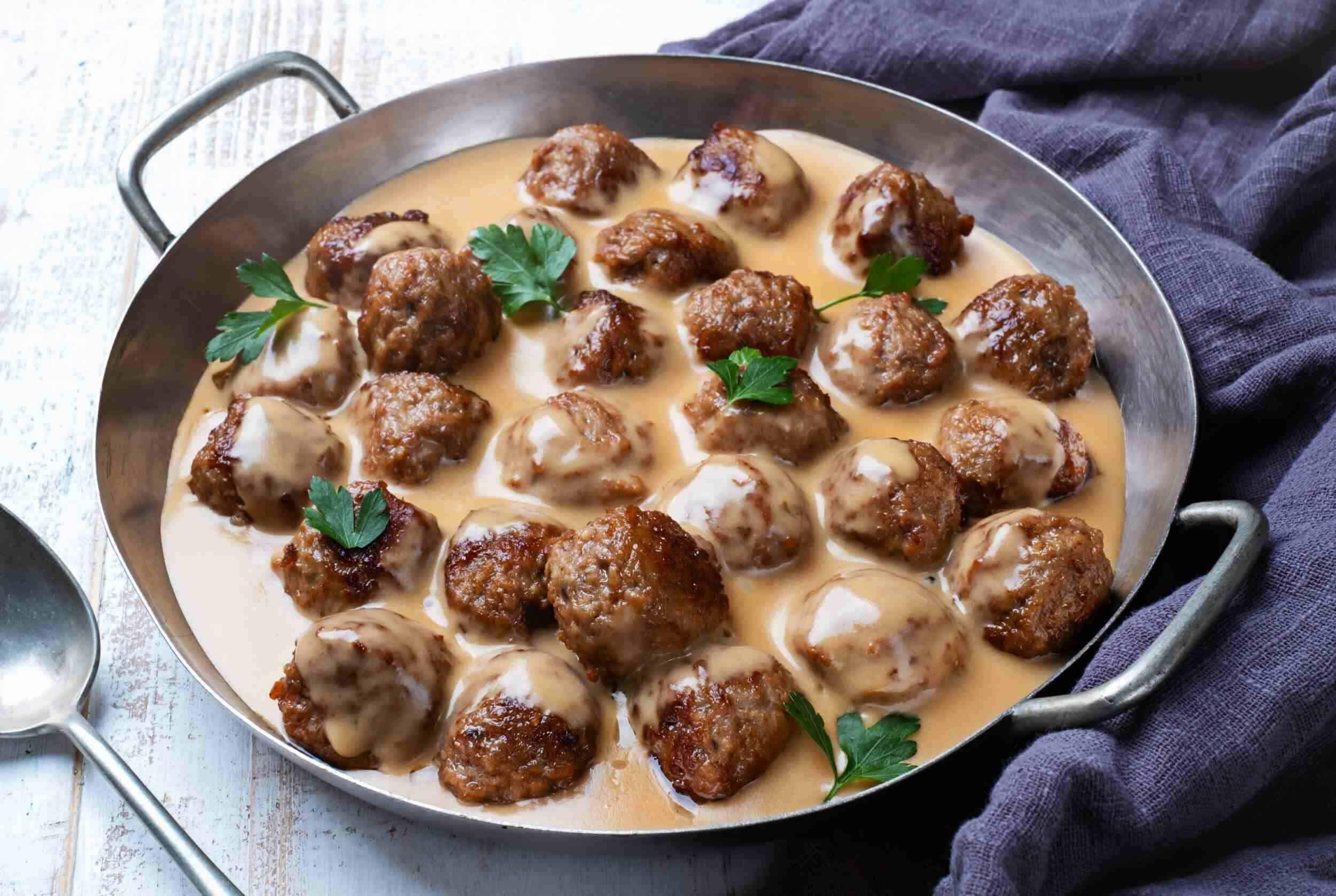 Easy Swedish Meatballs - Hey Recipe