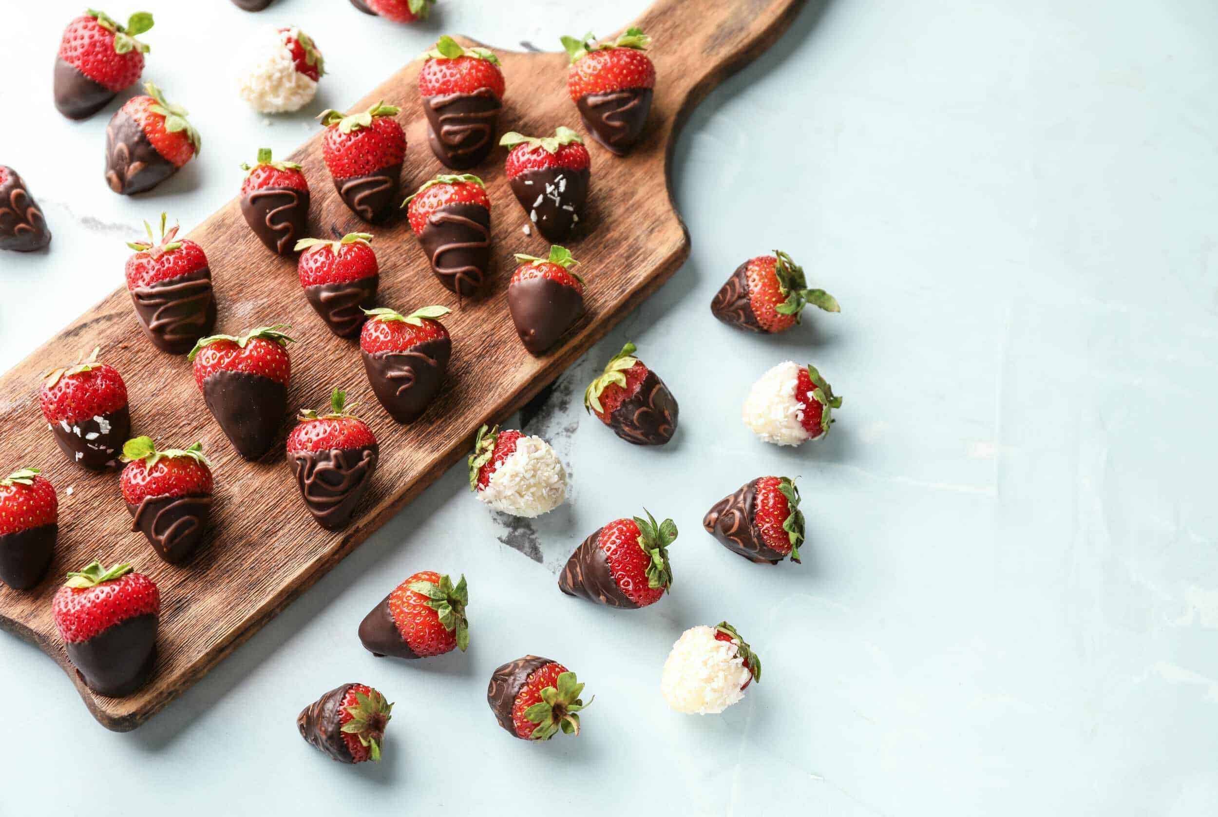Gourmet Chocolate Covered Strawberries - Hey Recipe