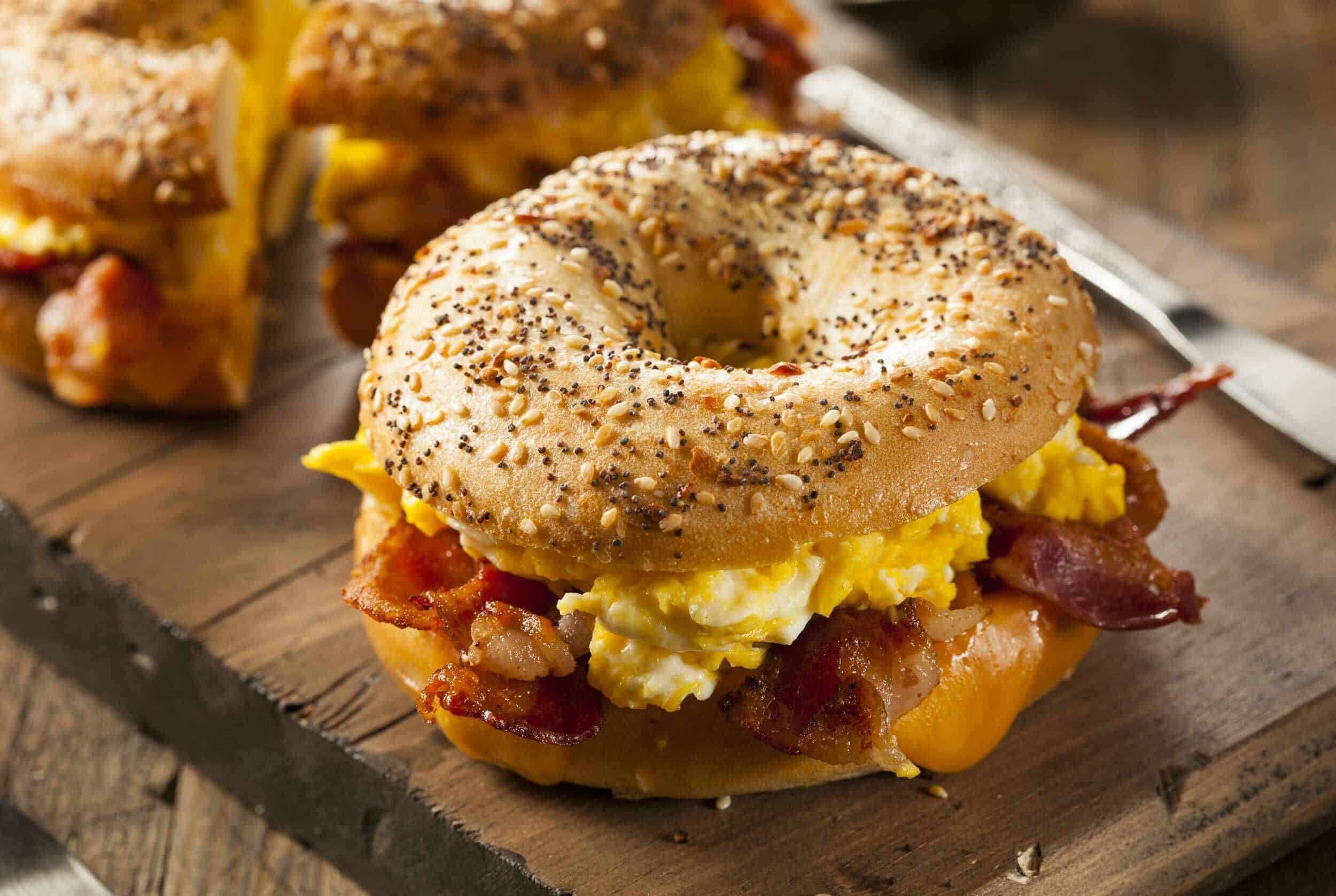 Hearty Breakfast Bagel Sandwich - Hey Recipe