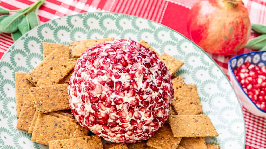 Holiday Cheeseball - Hey Recipe