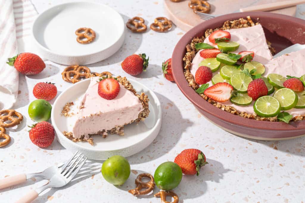 Strawberry Margarita Pie - Hey Recipe