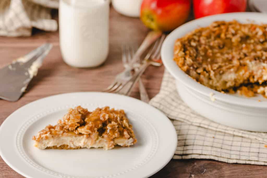Sugar & Spice Apple Cheesecake - Hey Recipe
